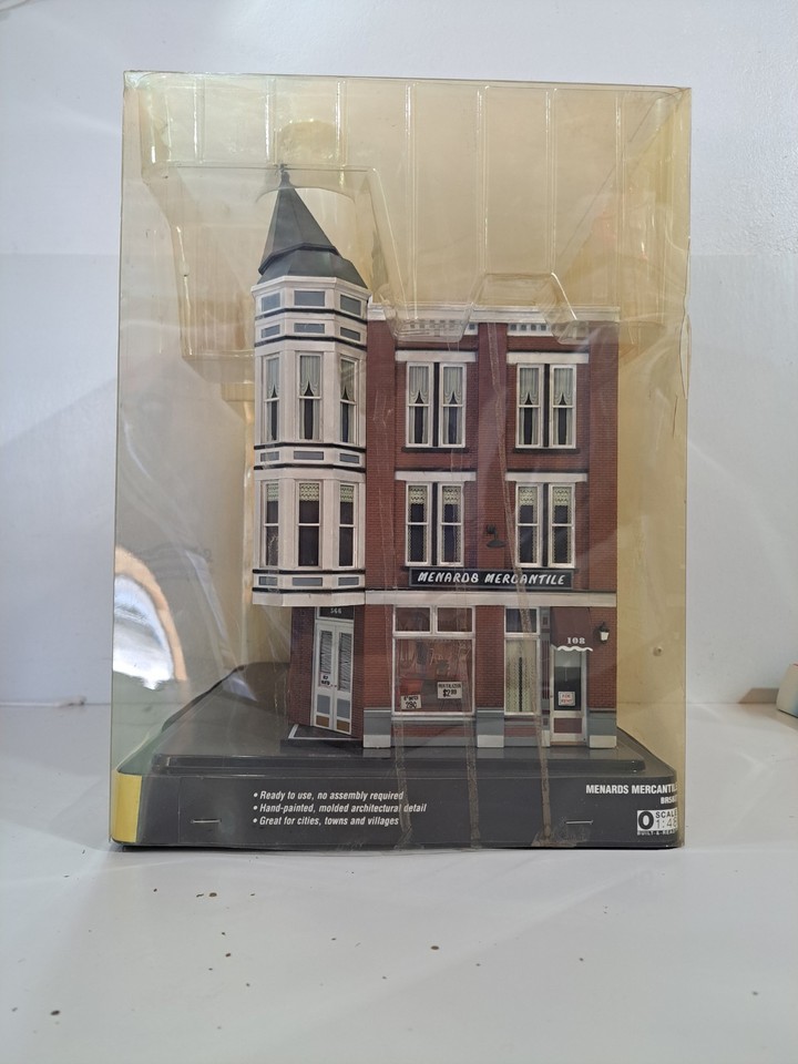 NIB Menards BR5827 O Gauge Model Railroad Lighted Menards Mercantile ...