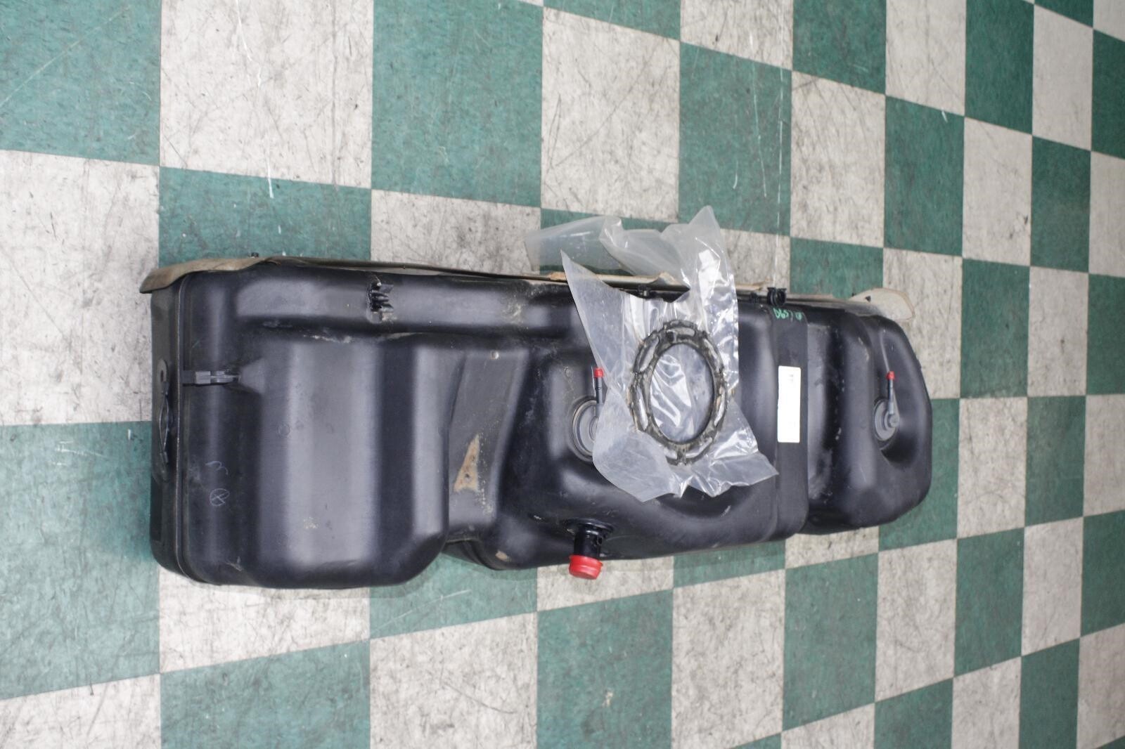 03-06 Silverado 5.3L 6'6" Box Gasoline Gas Fuel Tank Reservoir 26 ...