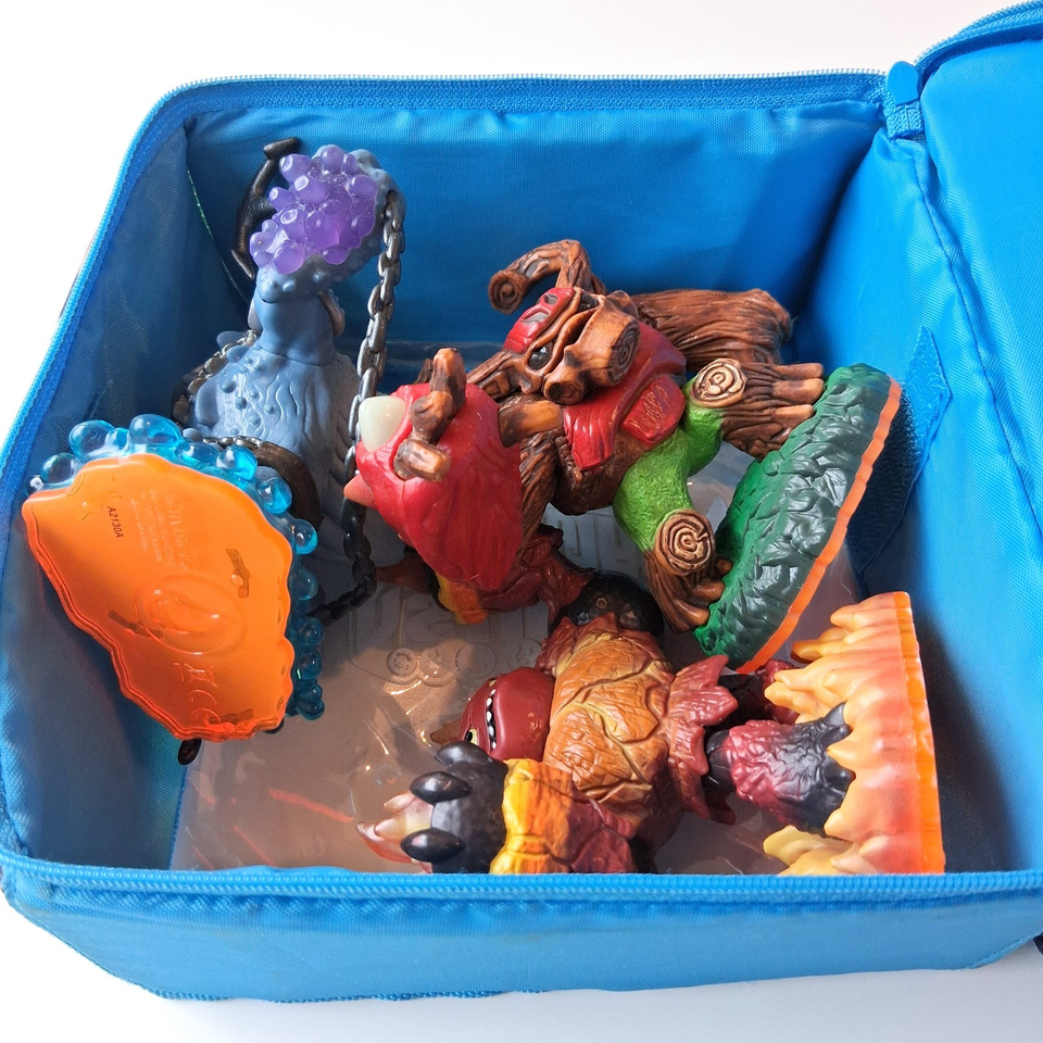 Skylanders Giants Lot – 6 Giants Figures + Official Giants Carry Case ...