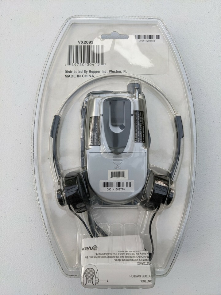 Vextra Vintage AM/FM Radio with Built-in speaker and headphones. New ...