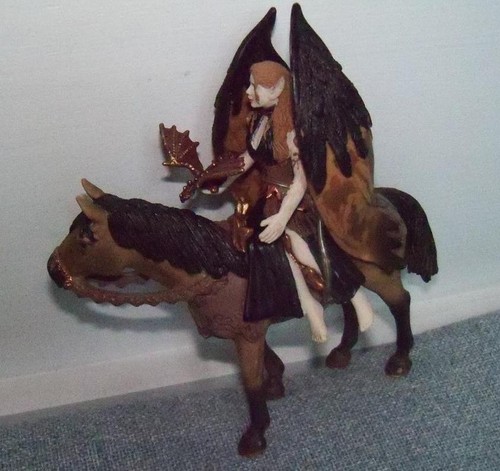 Schleich 2007 Surah Bayla Shadow Elf W Horse & Dragon Figure #70406 NEW ...