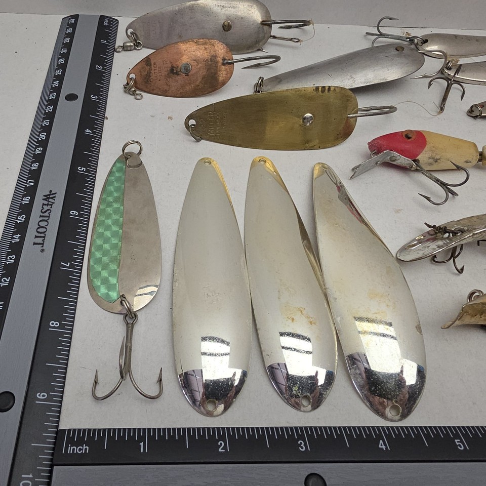Vintage Fishing Lure Lot Estate Find - Miller Spoons, Helin Flatfish ...