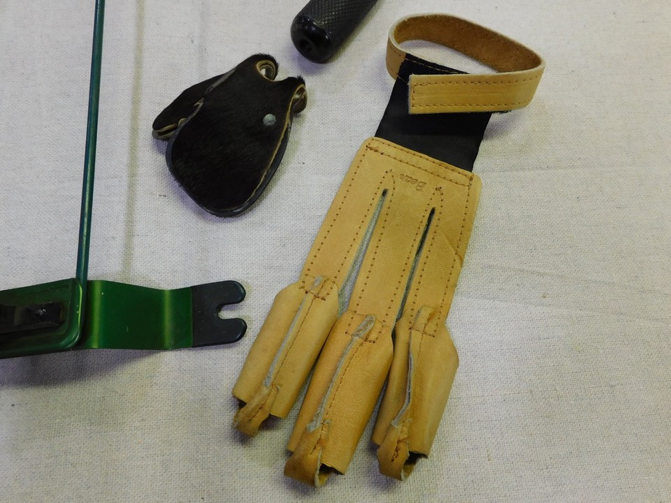 Vintage bear quiver, Vintage Bear Archery, Bear arrows, Fred Bear ...