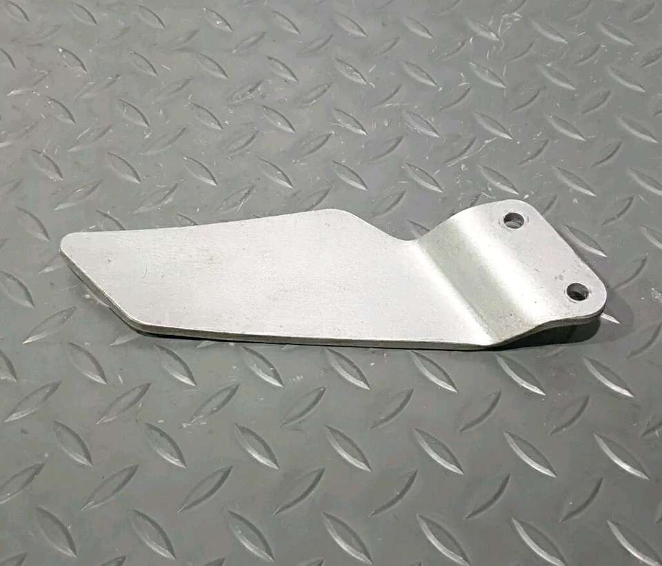 ♻️ Yamaha FZR 600 3HE 1989 - 1993 Left Hanger Heel Plate Guard Cover ♻️ ...