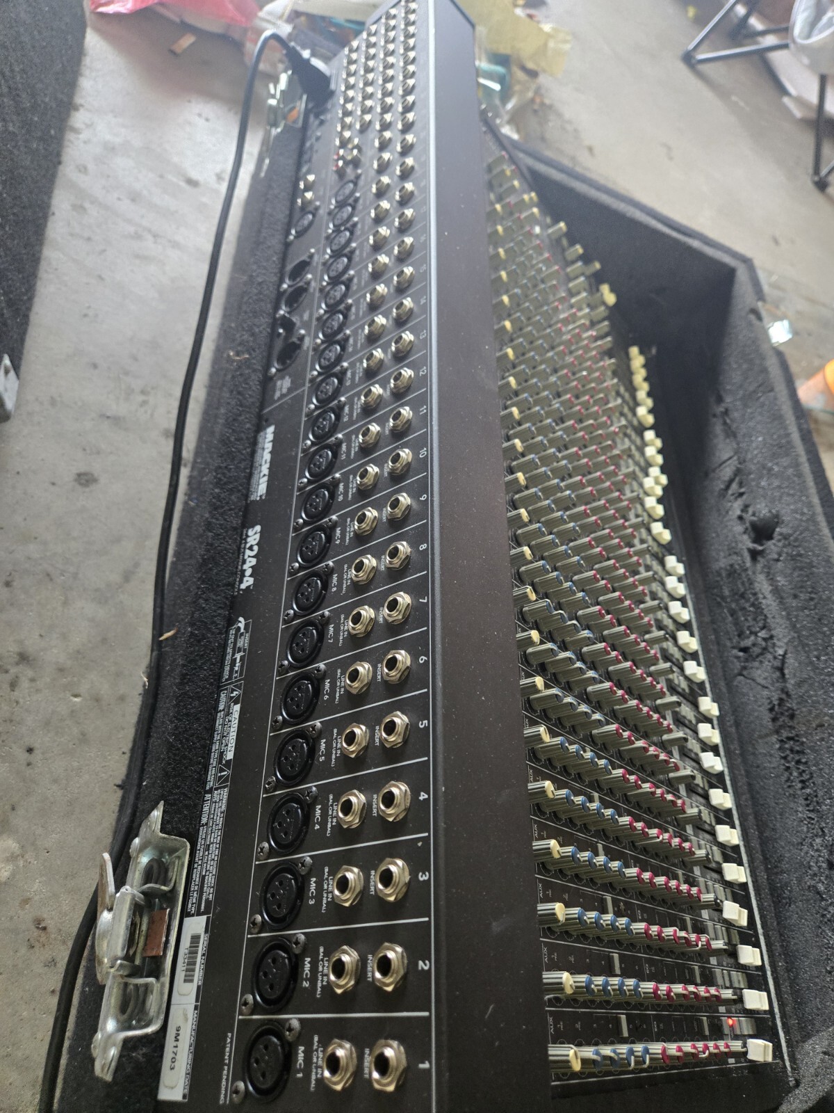 Mackie SR 24-4 VLZ-Pro 24-Channel 4 Bus Pro Audio Mixer With Travel ...