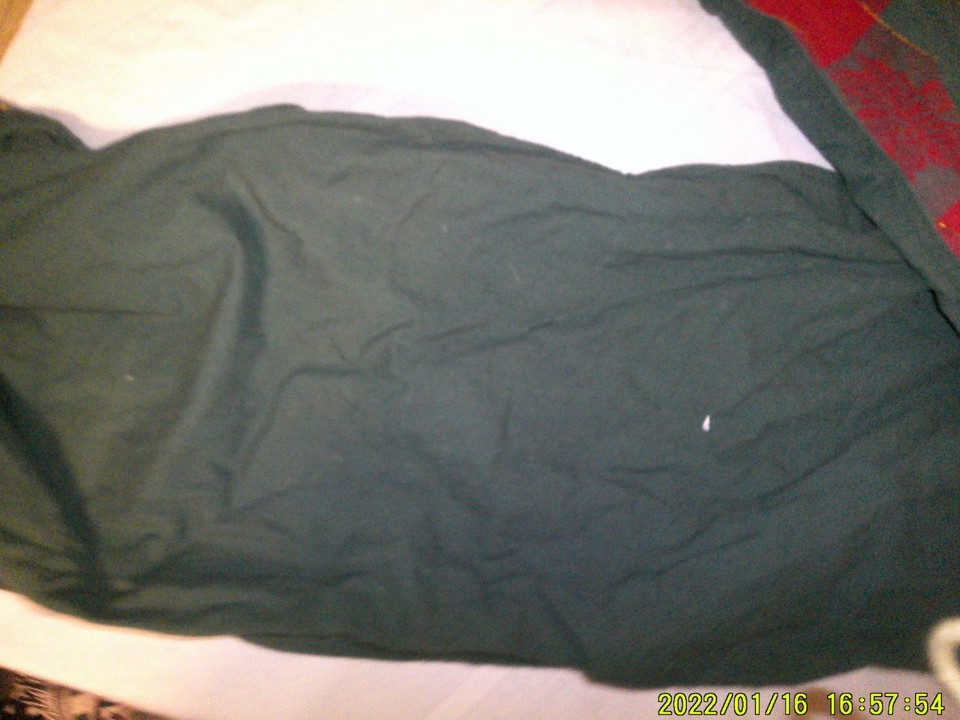 VINTAGE CHRISTMAS THEME TABLE RUNNER RED GREEN BLOCK SQUARE LEAF ...