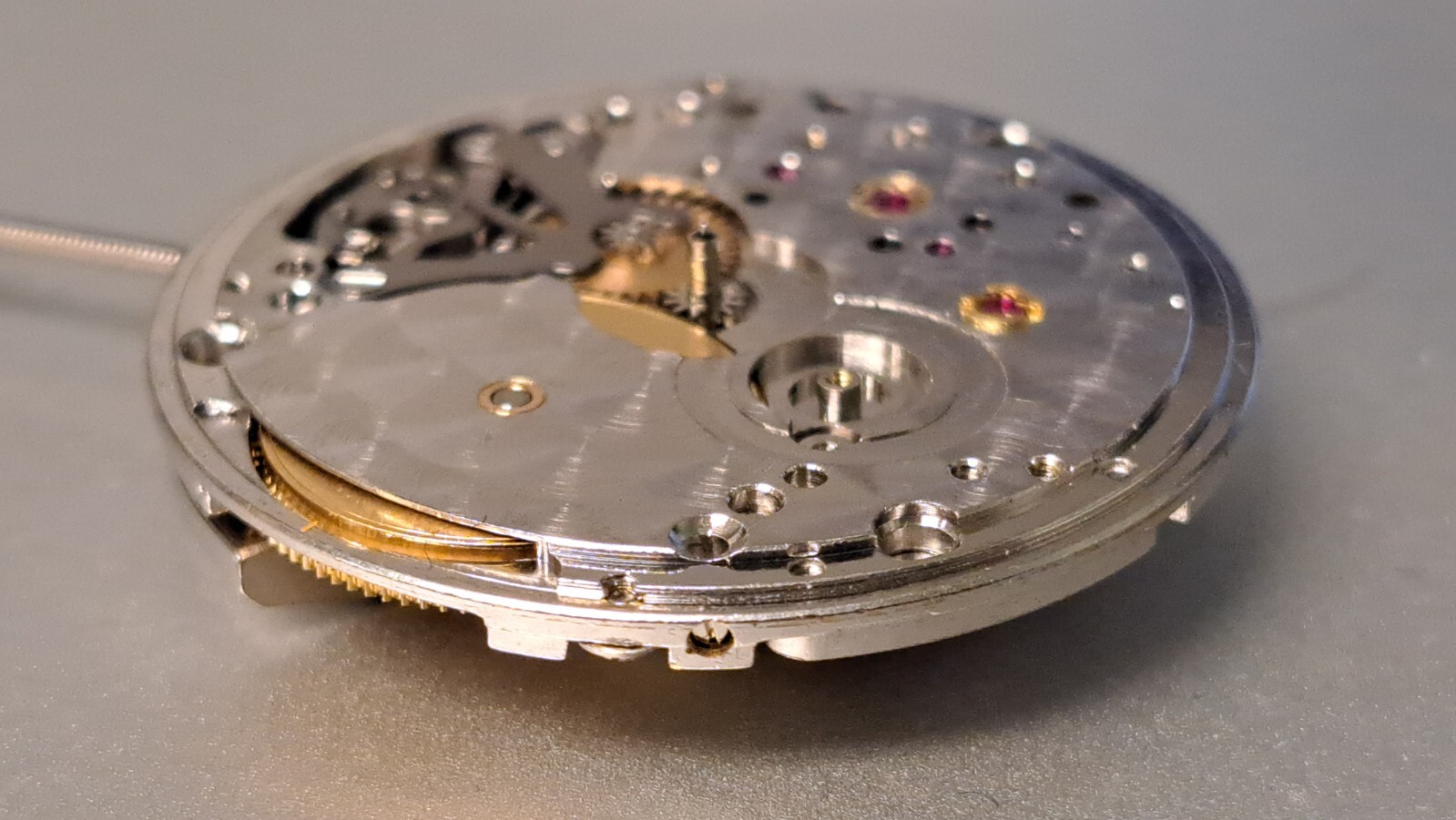 Genuine Original Rolex 1520 movement pre-owned. runs. models 5513, 1507 ...