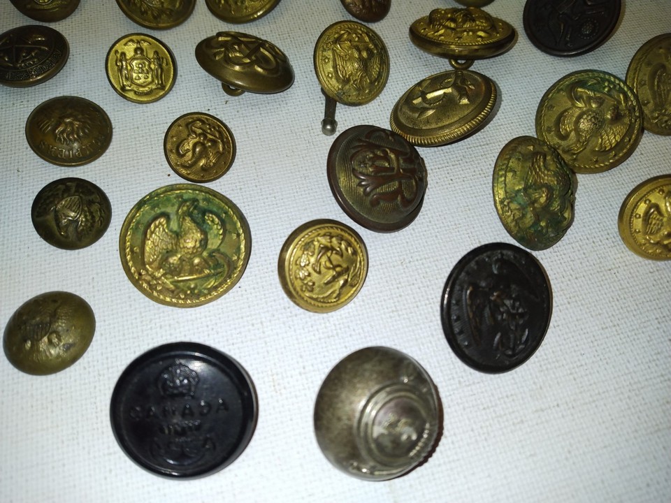 LOT OF 72 VINTAGE ANTIQUE METAL BUTTONS MILITARY & OTHERS USA FOREIGN ...
