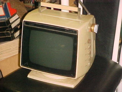 RETRO VINTAGE TV SEARS 9 INCH PORTABLE B+W TV 1965 | eBay