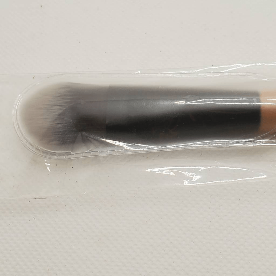 Benefit Cosmetics Foundation Make Up Brush BH46 Wooden Handle Wand | eBay