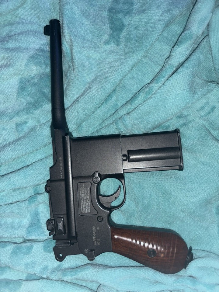 Umarex Legends M712 Full-Metal CO2 Airsoft replica – Full-Auto Blowback ...