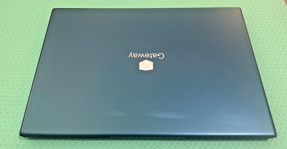Gateway GWNR71517-BL 15.6" Laptop Ryzen 7 3700U 2.3GHz 8 GB RAM 512gb ...