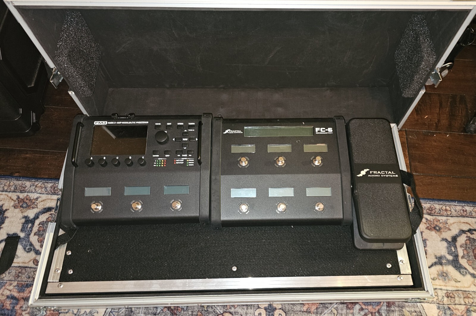 FRACTAL FM3 MARK II TURBO with FC-6, Expression Pedal and flight case ...