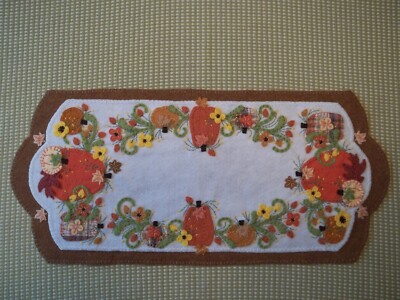 Primitive Country Pumpkins and Sunflowers Table Runner or Candle Mat w ...