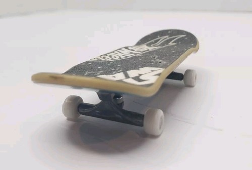 2023 Hot Wheels Skate Star Wars Boba Fett Fingerboard Screen Legends 1/ ...