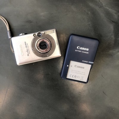 CANON POWERSHOT SD400 DIGITAL ELPH 5.0MP DIGITAL CAMERA With Charger ...