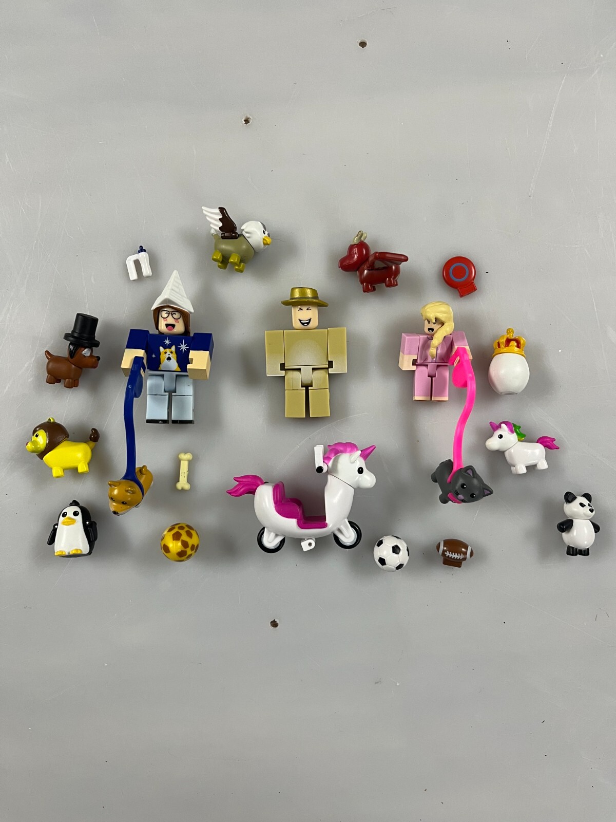 Roblox Celebrity Adopt Me Pet Shop Set with Figures 25 Pieces+ Kids Dog ...