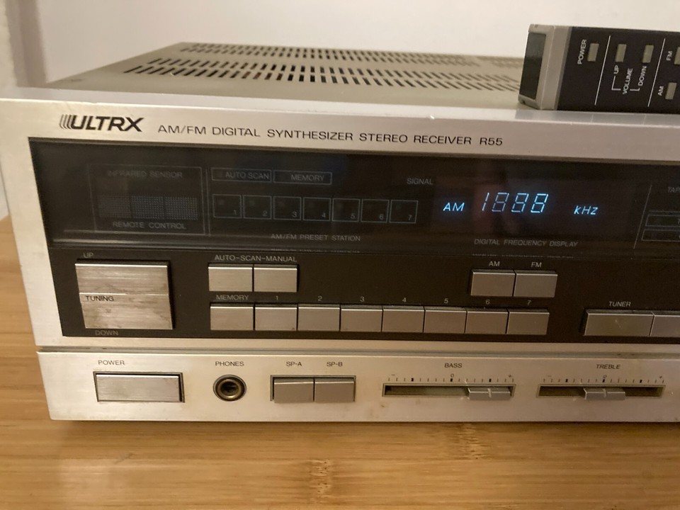 VINTAGE SANYO ULTRX R55 AM/FM Digital SYNTHESIZER Stereo RECEIVER ...