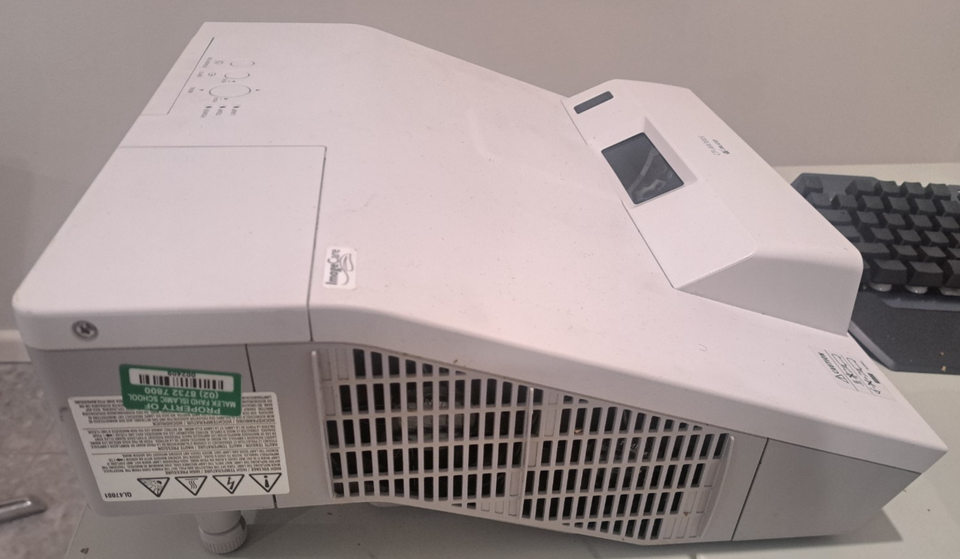 Hitachi CP-AW3005 3LCD Projector Ultra Short Throw 3300 ANSI 1080p HDMI ...