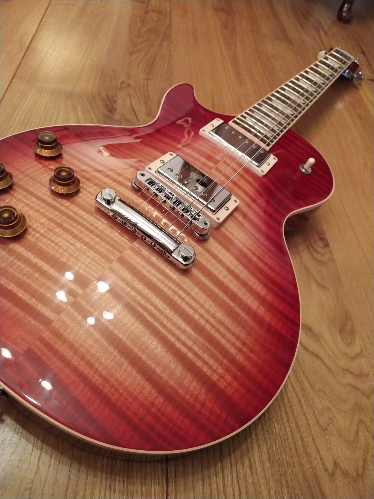 Left Handed Gibson Guitars for Sale