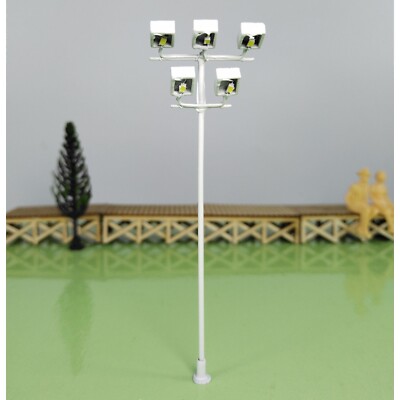 2 x HO scale LED plaza lights model limelight projector street lamp ...