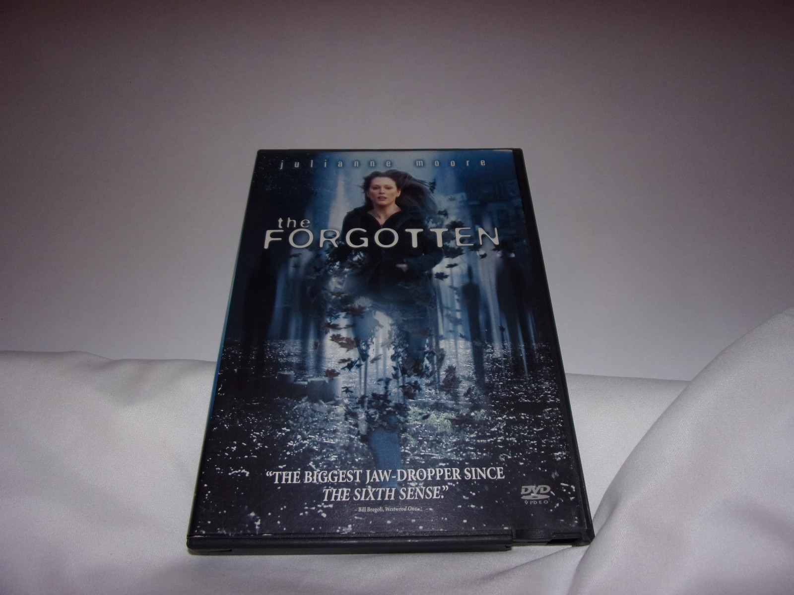The Forgotten (DVD, 2005) Julianne Moore, Dominic West 43396100787| eBay
