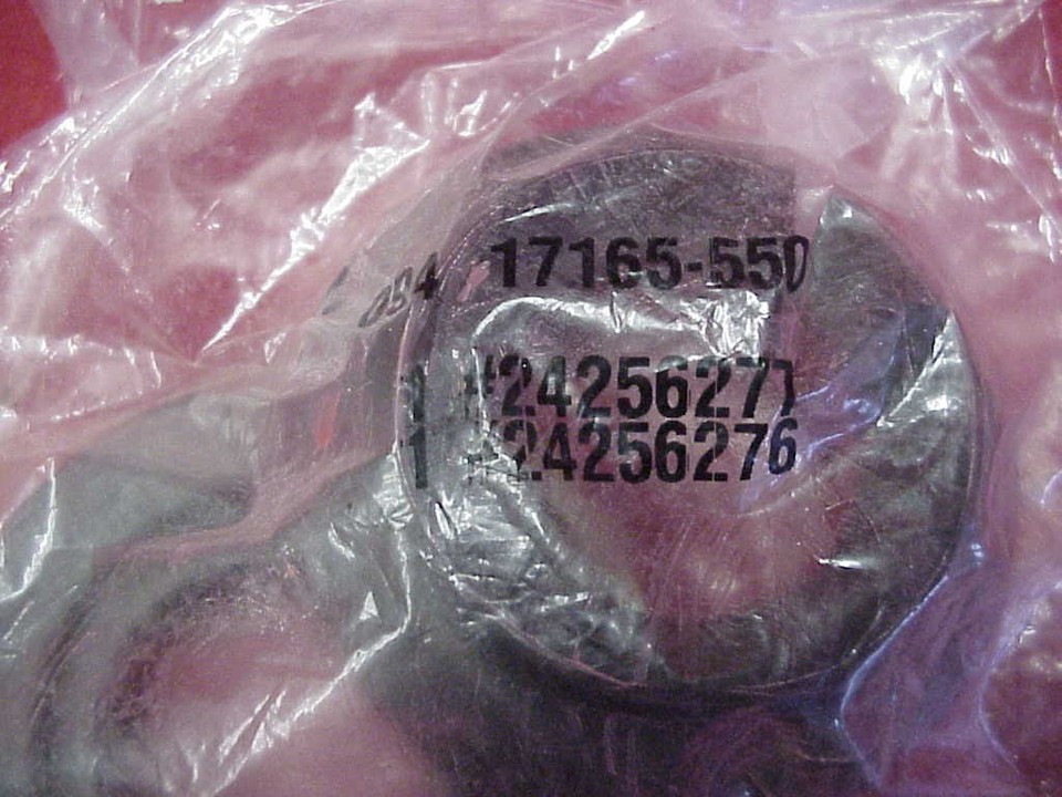 NEW GM 24256277 24256276 TRANSFER CASE SEAL SEALS OEM CHEVY GMC TRUCK ...
