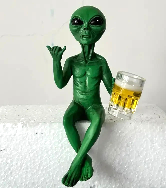 NEW 6" GREEN ALIEN BEER DUDE Is Hanging Loose Bro! Resin Figurine ...