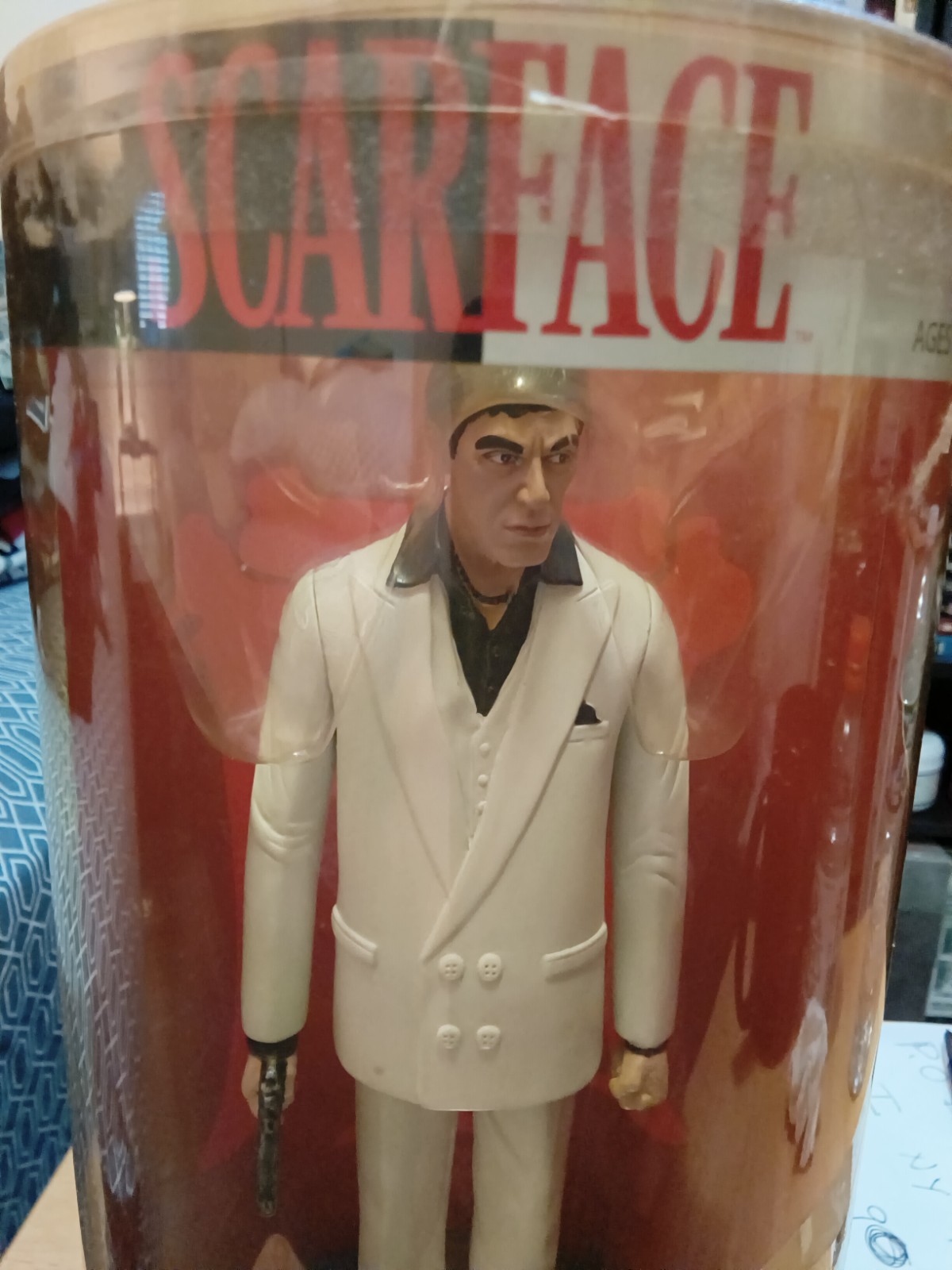 SCARFACE TALKING FIGURE BY MEZCO HAS 10 SOUND CLIPS FROM THE MOVIE 2006 ...