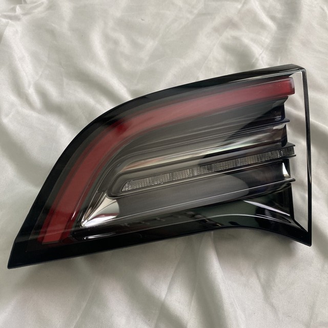 Tesla Model 3 Rear Right Inner Tail Light Assembly 1502089-97-B 2017 ...
