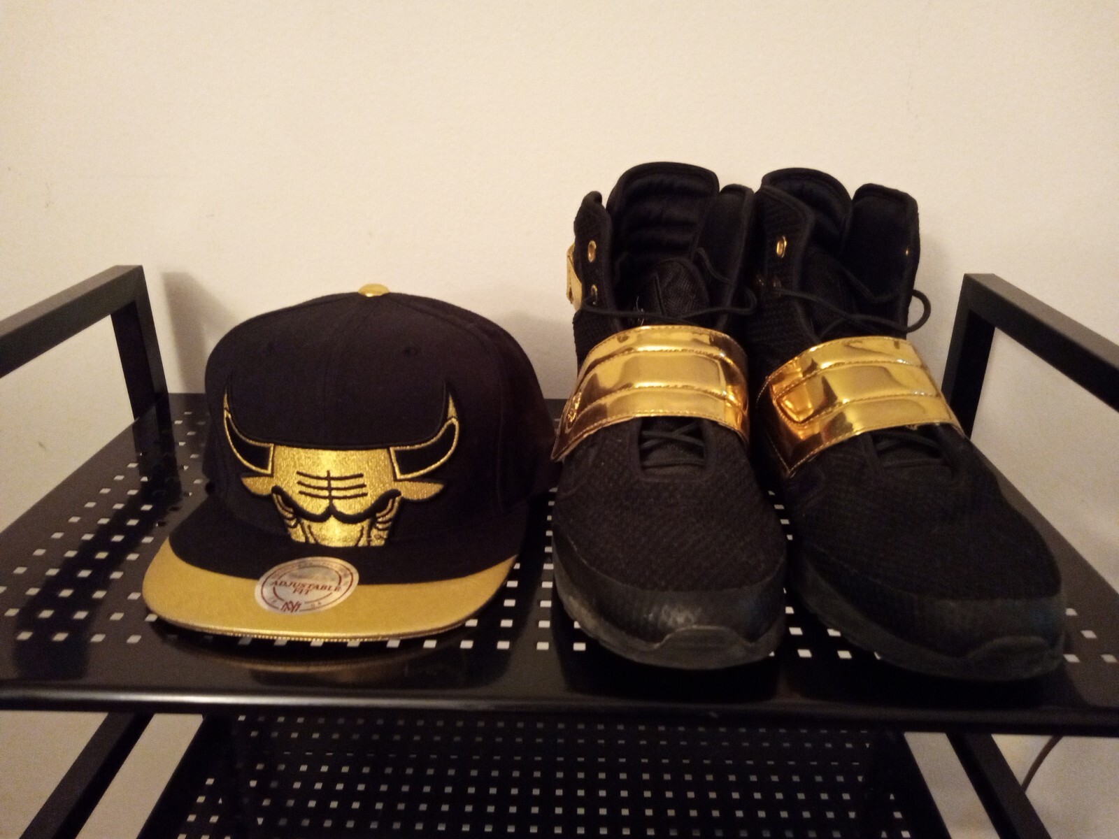 VLADO Footwear Men's Atlas III Black / Gold Knitted M… - Gem