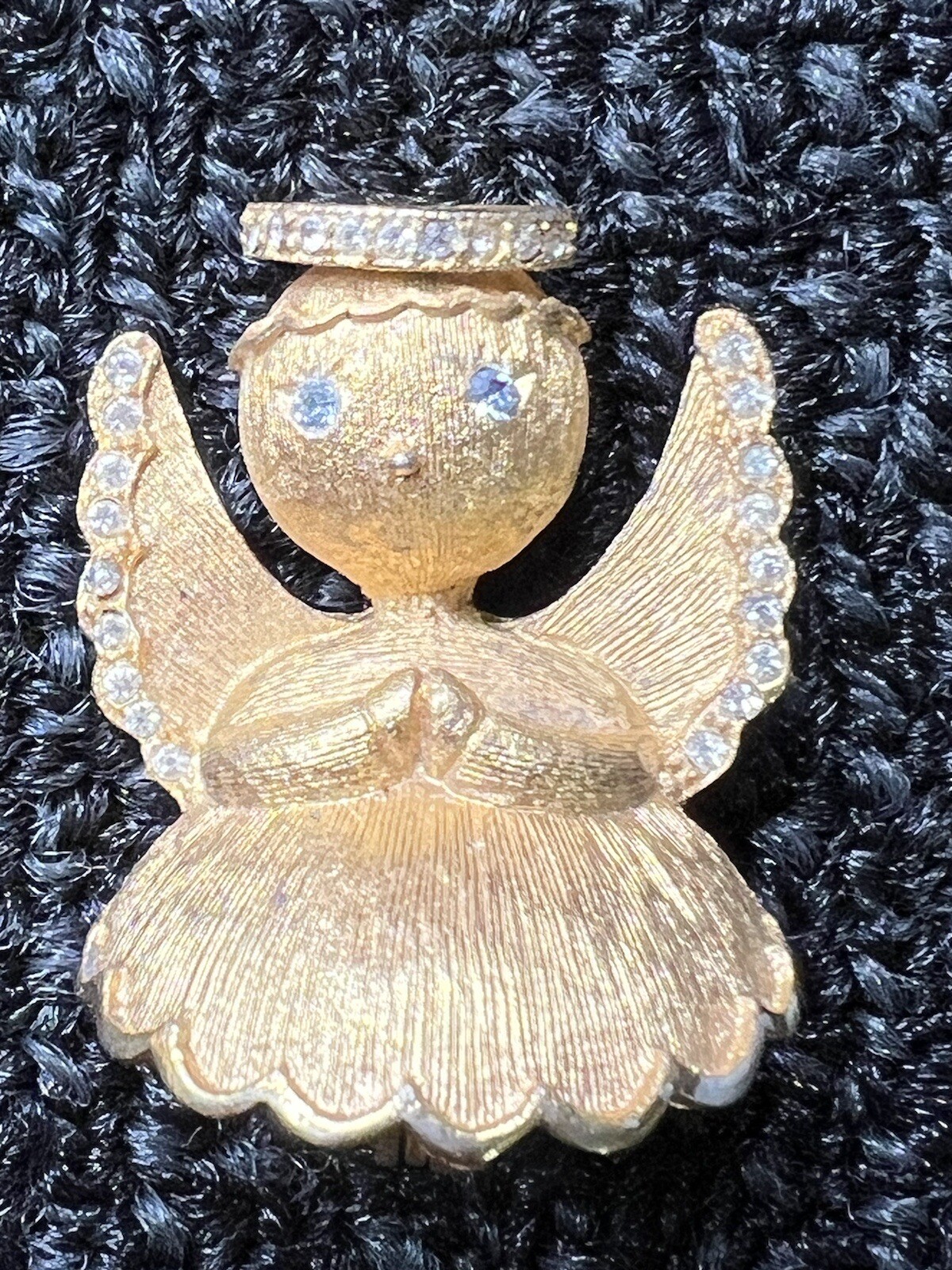 Cult Beautiful Brooch Angel Gold Tone Classic - Gem