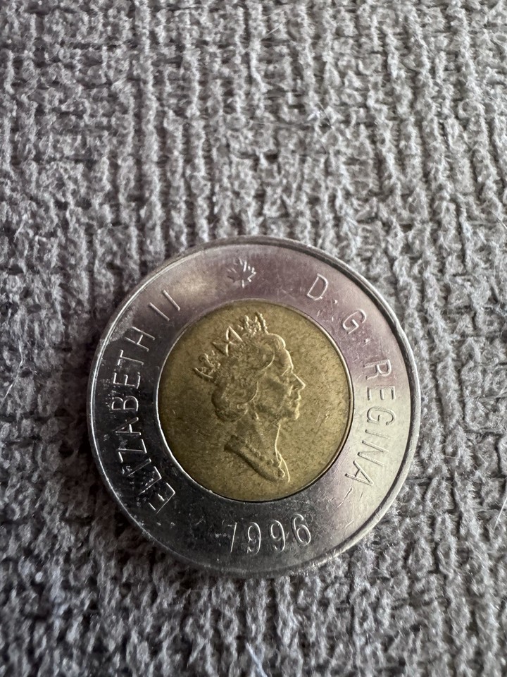 1996 Canadian 2 Dollar Coin Queen Elizabeth II & Polar Bear D.G. Regina ...