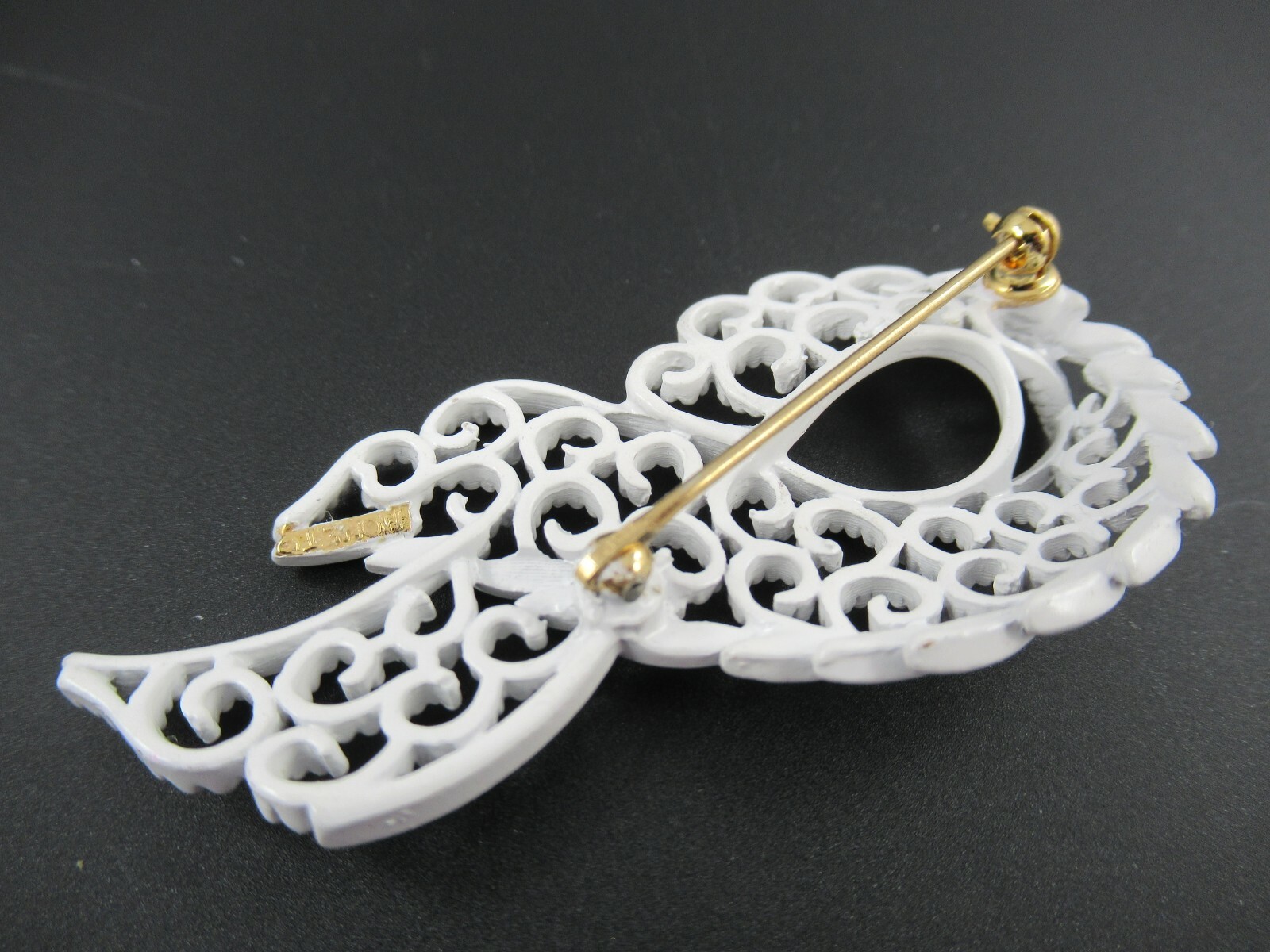 Signed Monet White Enamel Ribbon Loop Brooch, Pin - Gem