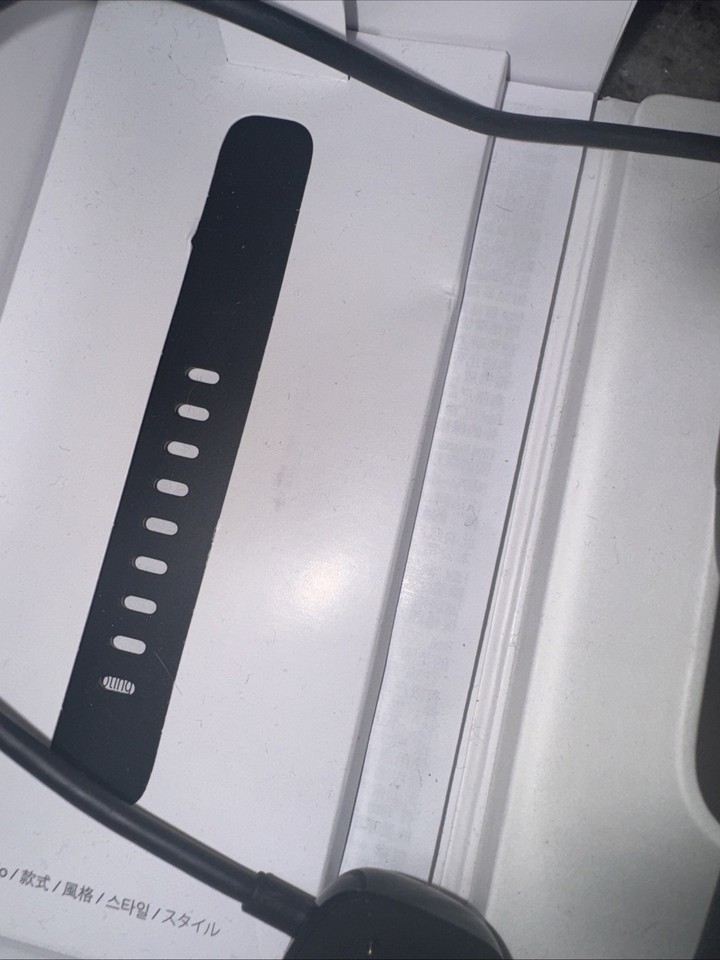 Fitbit Versa 4 Smartwatch - Black - USED Lightly- IN BOX | eBay