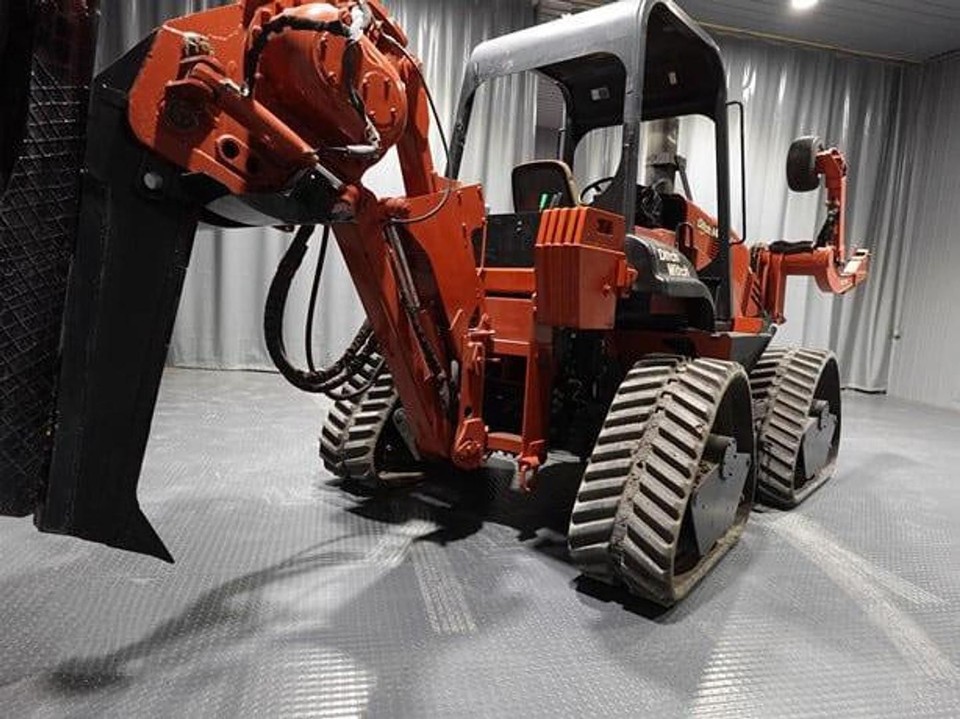 2010 Ditch Witch RT115 Quad w/ Vibratory Plow | eBay