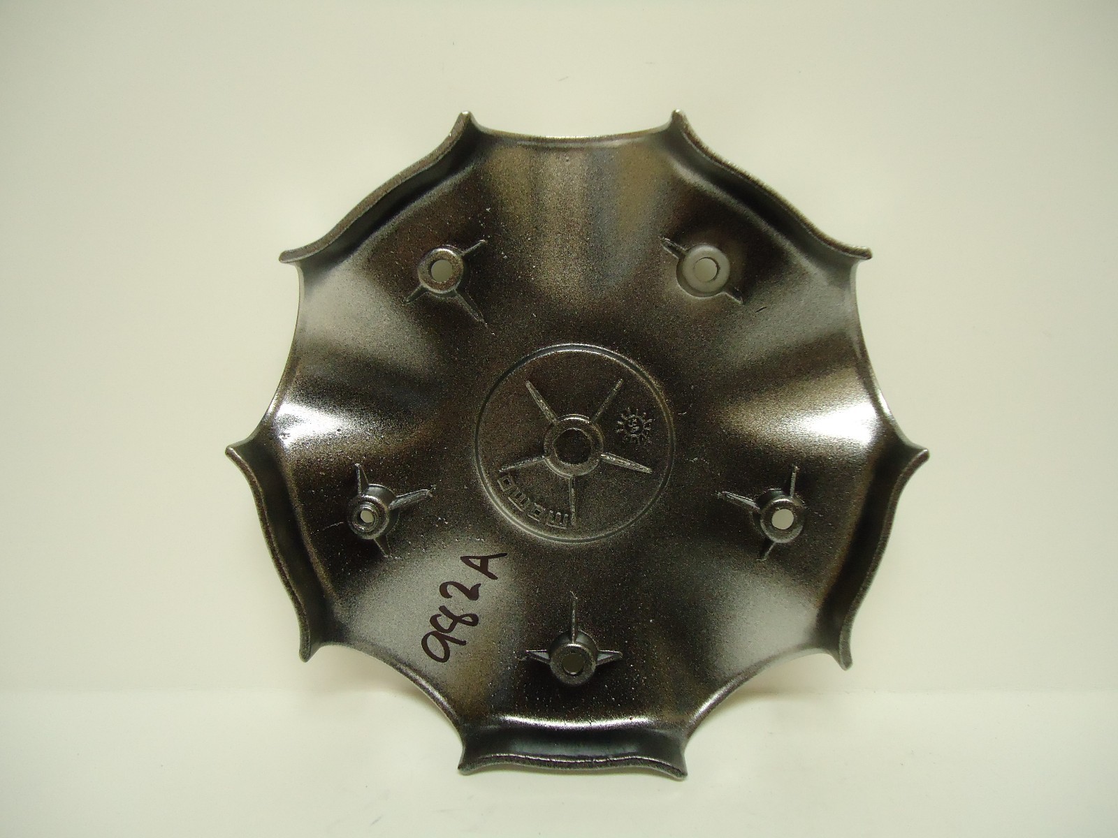 MOMO CENTER CAP/SILVER Wheel/Rim CAP 7 3/4"-MINT!! (1EA)WOW! SHIPS FREE ...