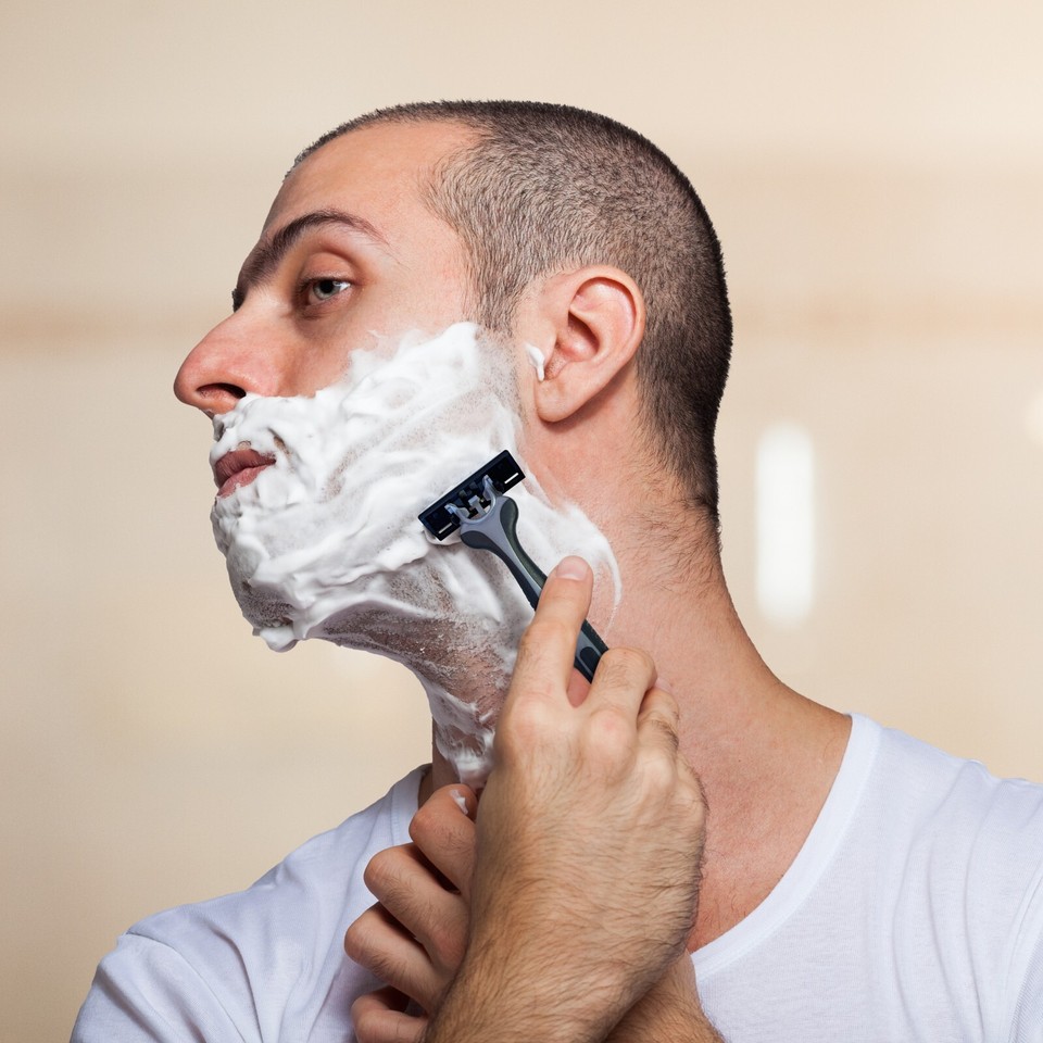 Vaylor Disposable Razors for Men 3 Blade 20-Pack Smooth Shaving ...