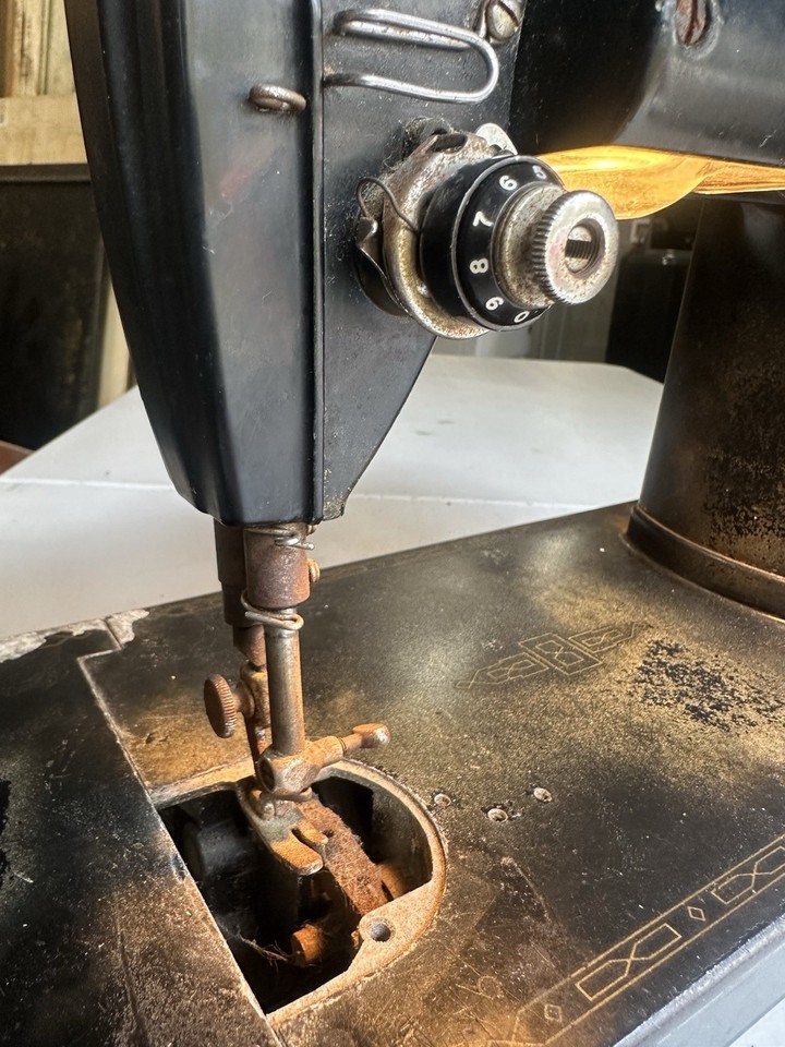 Singer Sewing Machine 301A Black Short Bed Slant Needle No Foot Pedal ...