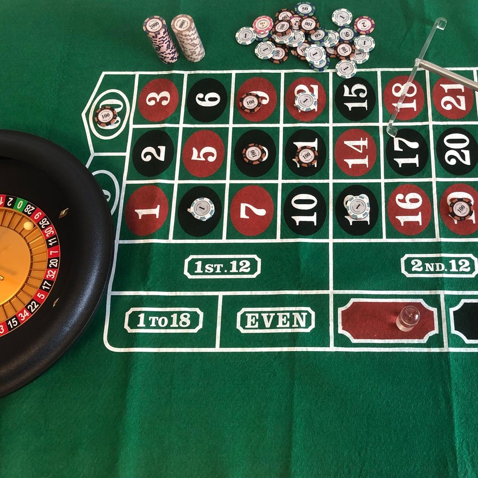 Roulette Table Top Felt Layout - 36" x 72" Rectangle Las Vegas Style ...
