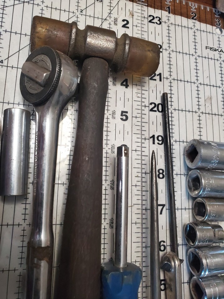 Large Mechanic Tool Lot Many USA Sockets Hammer Prybar Ratchet | eBay