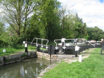Photo 6x4 Getting ready to depart Ufton Green Tyle Mill lock. c2009 ...