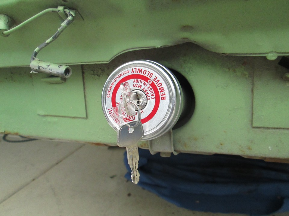 1968-70 Plymouth RoadRunner GTX B BODY New NOS LOCKING GAS CAP FUEL CAP ...