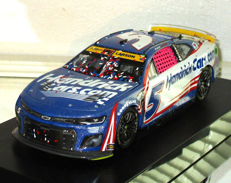 2024 DOOR# KYLE LARSON #5 CHARLOTTE ROVAL WIN GALAXY COLOR ELITE CAR#5/ ...