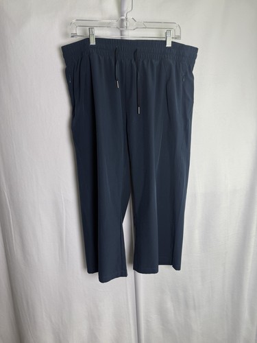 Live Your Greatness Elastic Waist Capris Size XL | eBay