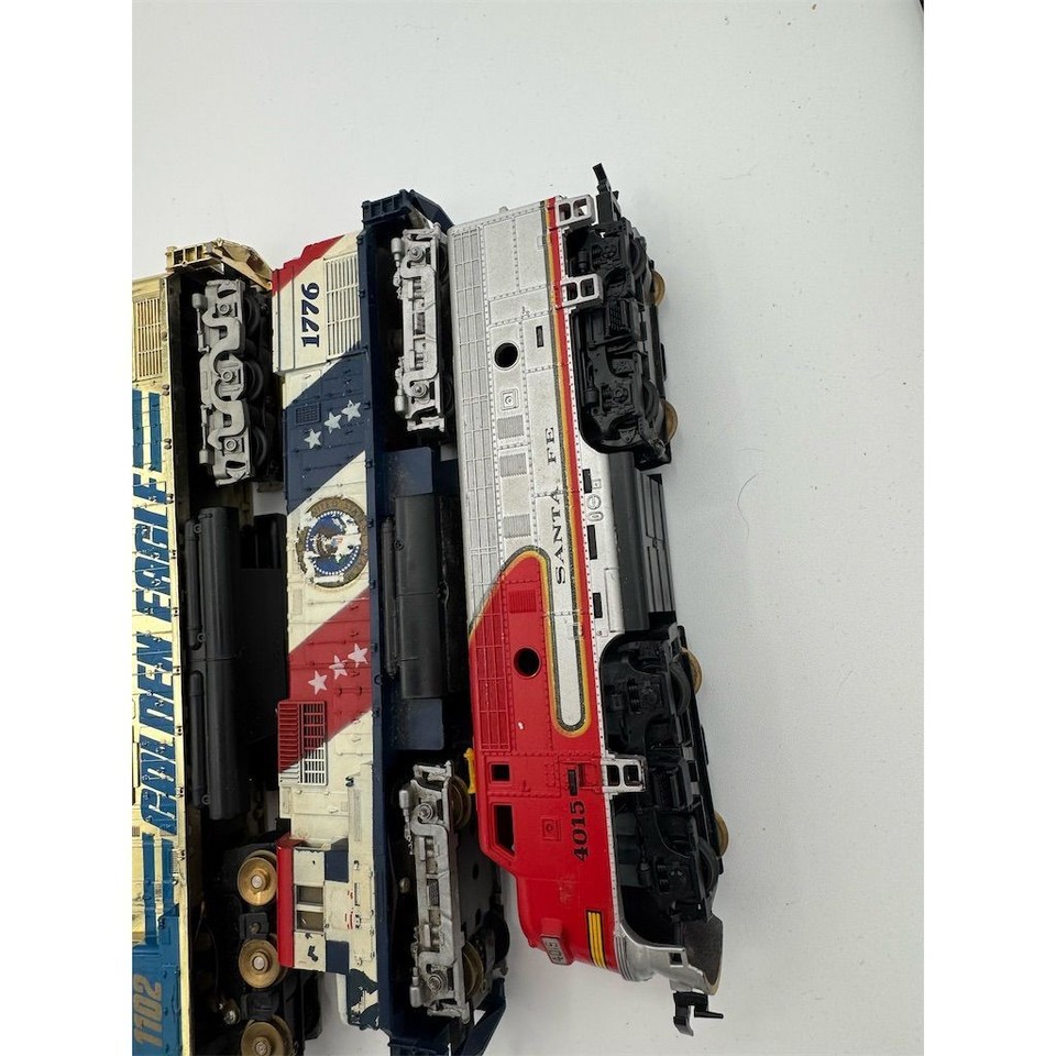 HO Scale Model Train Locomotive Lot Multicolor Classic Railroads parts ...