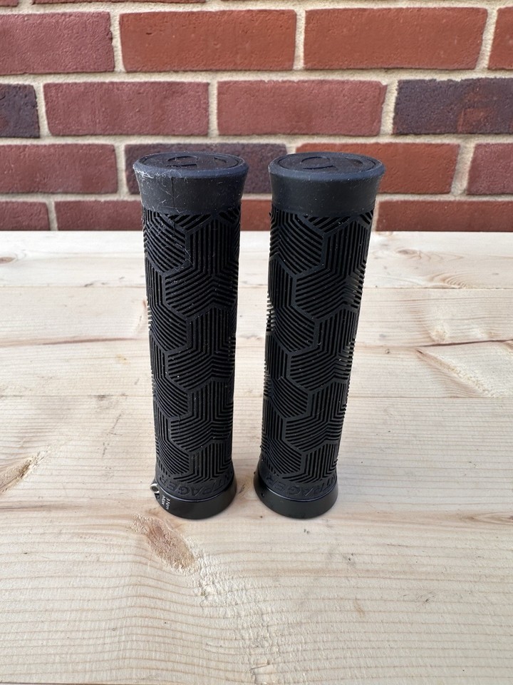 Bontrager Trek Lock-On Grips Black for Mountain Bike Handlebar | eBay UK