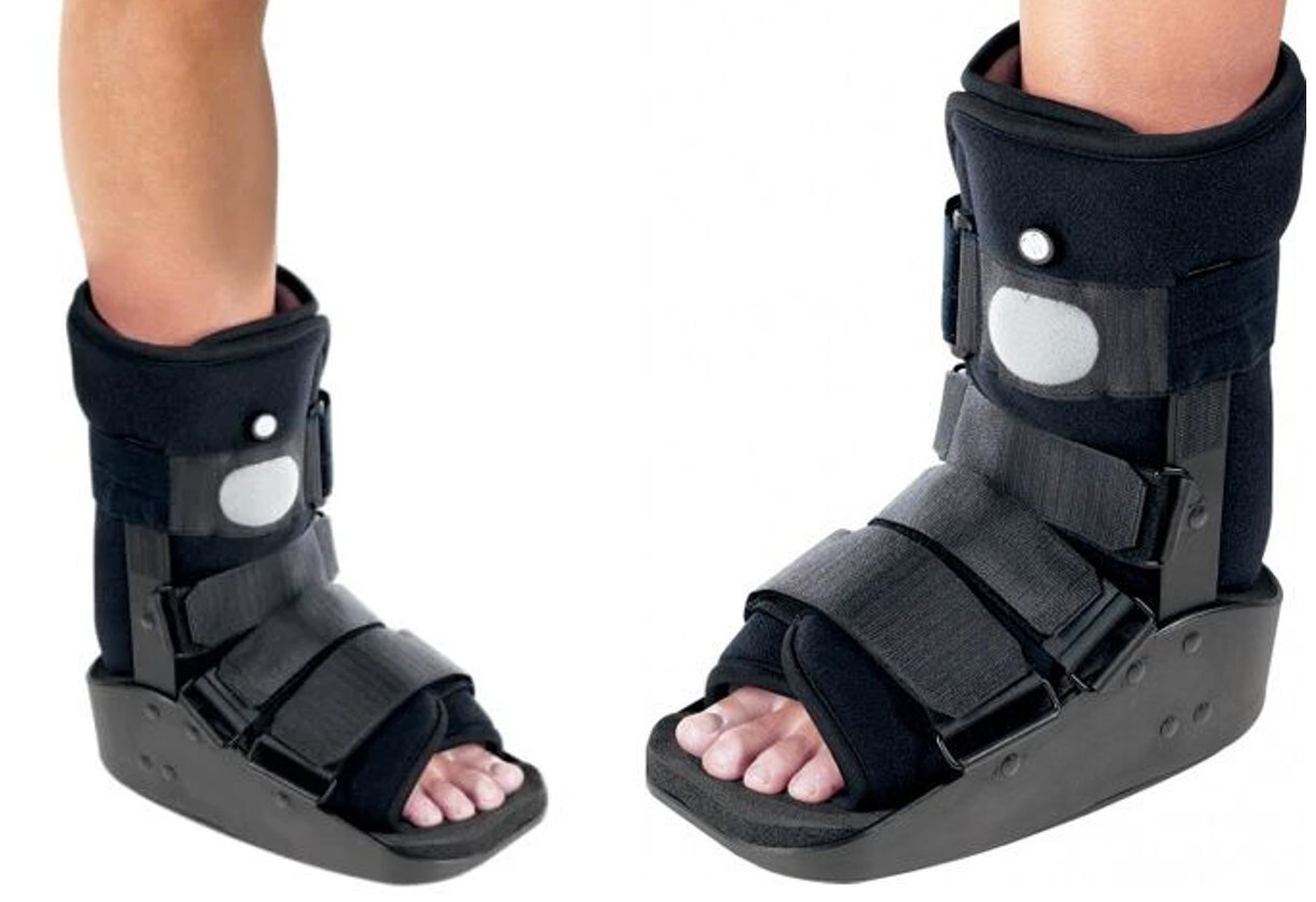 NEW IN BAG Donjoy Maxtrax Air Ankle Walker Brace Walking Boot 11-1380-4 ...