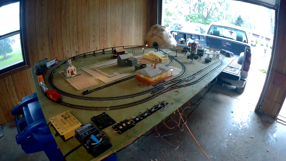 C-7 Reconditioned HO DC 4x8 double train elevated train set layout runs ...