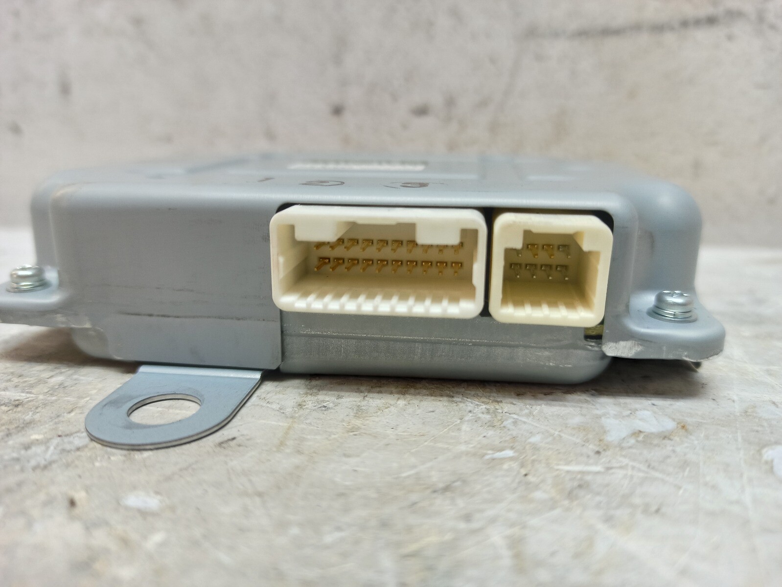 Lexus RX450H 16-20 Battery Voltage Control Sensor Module 89892-48040 | eBay